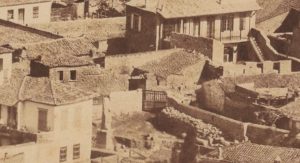 Περιήγηση σε μια αμμουδερή πρωτεύουσα, σε μια πρωτόλεια Αθήνα - ασσόδυο